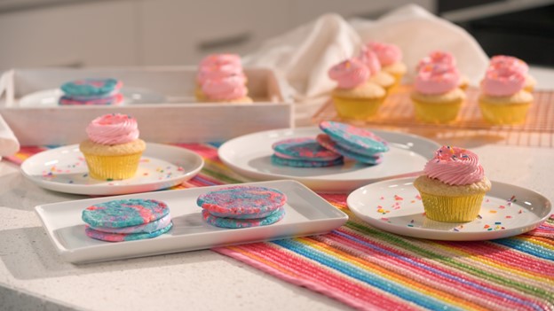 501 - Jenna Rae Cakes' Cotton Candy Cookie Sandwiches and Vanilla Bean Cupcakes | Accessible ...